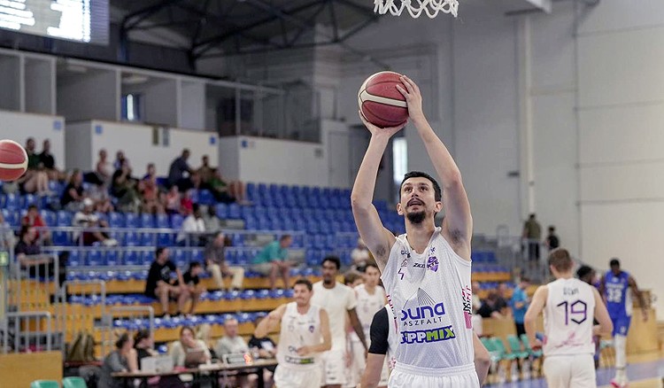 Kecskemét Online - Rakicevic számára a felesége és kislánya a ...